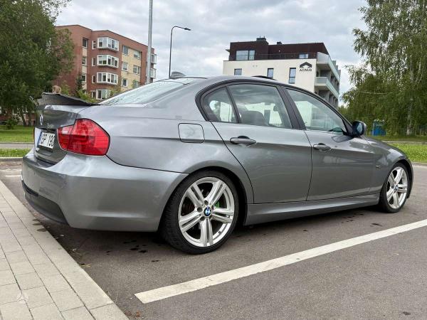 Grey BMW 320 2008 in Vilnius, with an engine capacity of 2.00 L and mileage of 340 thousand km for 5500 €, photo 9 on AUTOMOTO.COM.LV