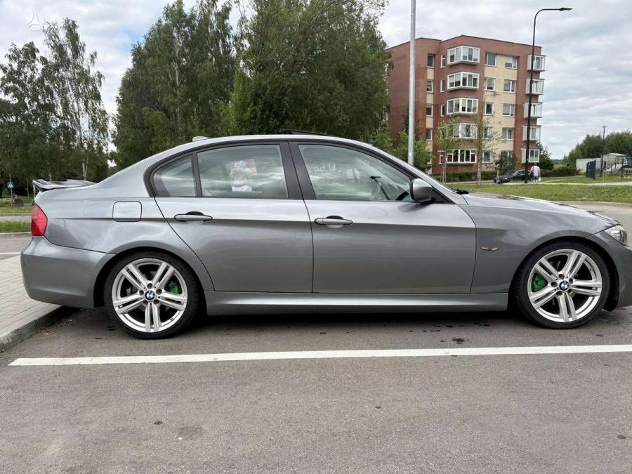 Grey BMW 320 2008 in Vilnius, with an engine capacity of 2.00 L and mileage of 340 thousand km for 5500 €, photo 11 on AUTOMOTO.COM.LV