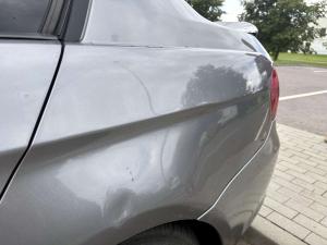 Grey BMW 320 2008 in Vilnius, with an engine capacity of 2.00 L and mileage of 340 thousand km for 5500 €, photo 17 on AUTOMOTO.COM.LV