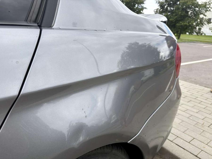 Grey BMW 320 2008 in Vilnius, with an engine capacity of 2.00 L and mileage of 340 thousand km for 5500 €, photo 17 on AUTOMOTO.COM.LV