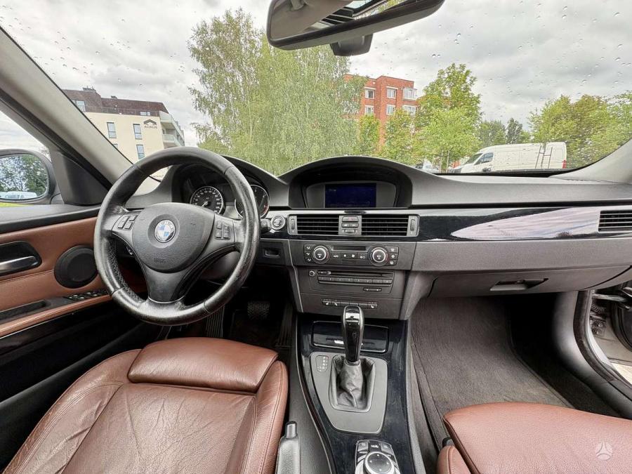 Grey BMW 320 2008 in Vilnius, with an engine capacity of 2.00 L and mileage of 340 thousand km for 5500 €, photo 24 on AUTOMOTO.COM.LV