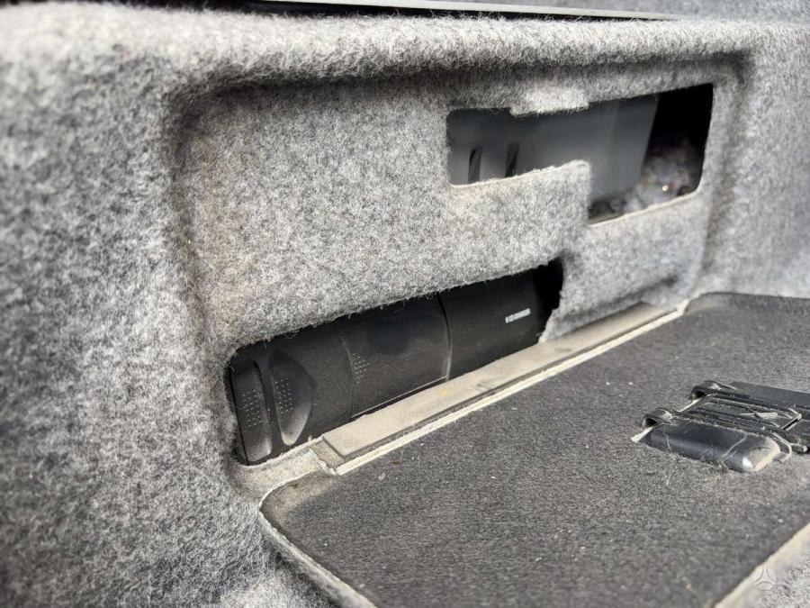 Grey BMW 320 2008 in Vilnius, with an engine capacity of 2.00 L and mileage of 340 thousand km for 5500 €, photo 30 on AUTOMOTO.COM.LV