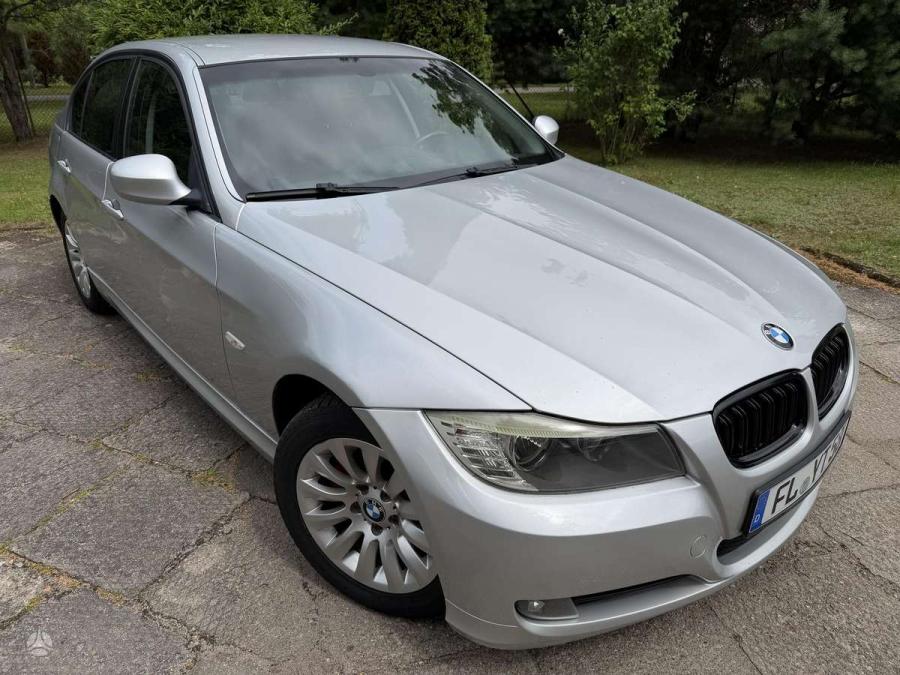 Grey BMW 320 2008 in Prienai, with an engine capacity of 2.00 L and mileage of 266 thousand km for 4150 €, photo 1 on AUTOMOTO.COM.LV