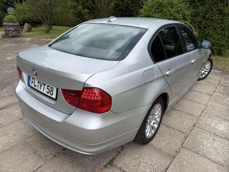 Grey BMW 320 2008 in Prienai, with an engine capacity of 2.00 L and mileage of 266 thousand km for 4150 €, photo 3 on AUTOMOTO.COM.LV