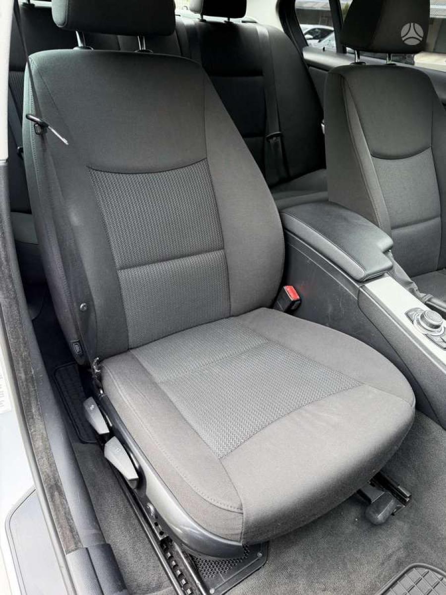 Grey BMW 320 2008 in Prienai, with an engine capacity of 2.00 L and mileage of 266 thousand km for 4150 €, photo 10 on AUTOMOTO.COM.LV