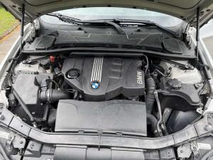 Grey BMW 320 2008 in Prienai, with an engine capacity of 2.00 L and mileage of 266 thousand km for 4150 €, photo 13 on AUTOMOTO.COM.LV