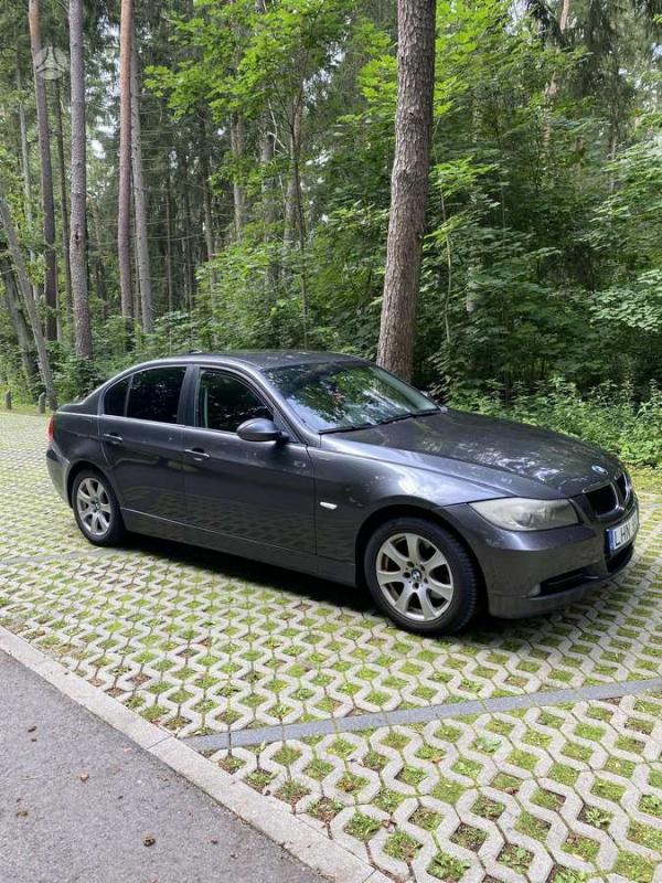 Pelēks BMW 320 2008 Kauņa, ar dzinēja tilpumu 2.00 L un nobraukumu 364 tūkst. km par 2490 €, foto 3 vietnē AUTOMOTO.COM.LV
