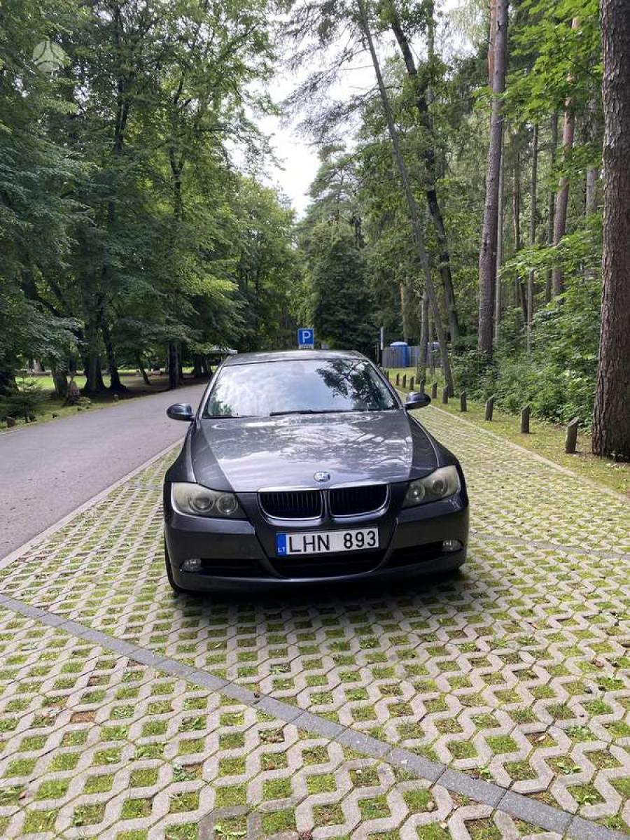 Pelēks BMW 320 2008 Kauņa, ar dzinēja tilpumu 2.00 L un nobraukumu 364 tūkst. km par 2490 €, foto 4 vietnē AUTOMOTO.COM.LV