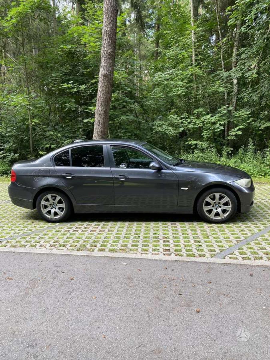 Pelēks BMW 320 2008 Kauņa, ar dzinēja tilpumu 2.00 L un nobraukumu 364 tūkst. km par 2490 €, foto 5 vietnē AUTOMOTO.COM.LV
