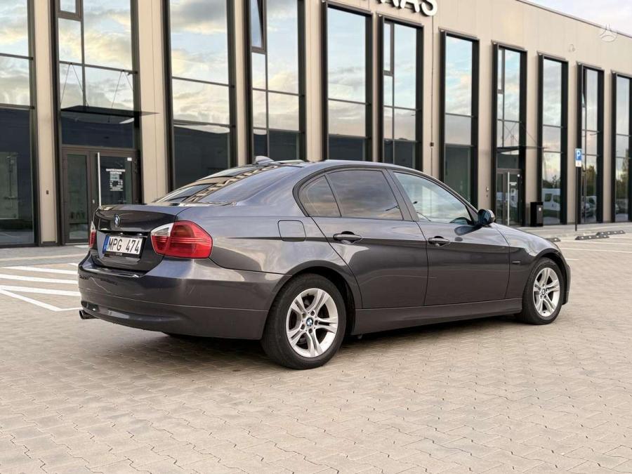 Grey BMW 320 2008 in Vilnius, with an engine capacity of 2.00 L and mileage of 355 thousand km for 3490 €, photo 8 on AUTOMOTO.COM.LV