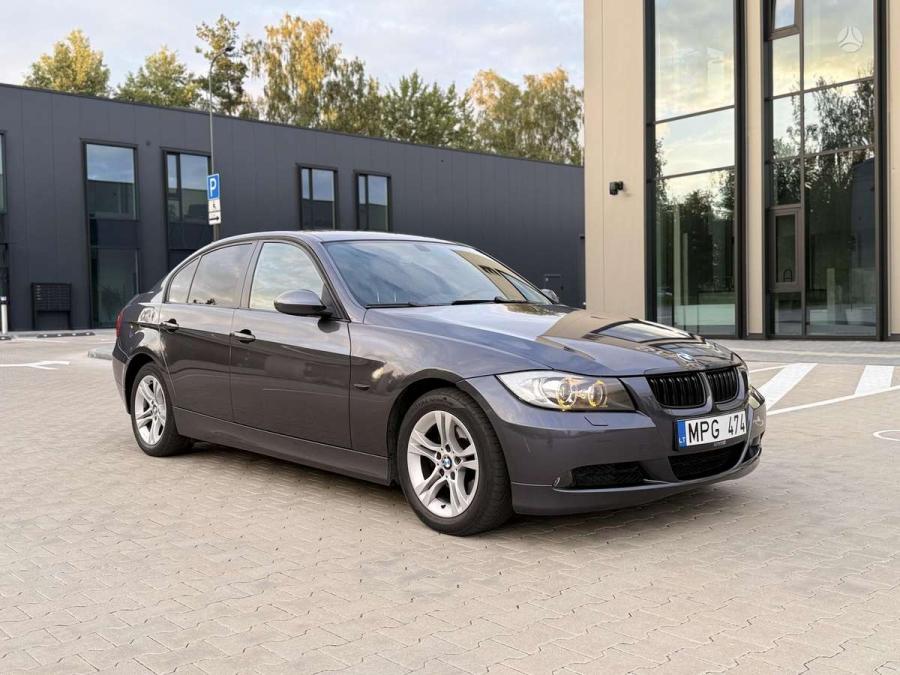 Grey BMW 320 2008 in Vilnius, with an engine capacity of 2.00 L and mileage of 355 thousand km for 3490 €, photo 9 on AUTOMOTO.COM.LV