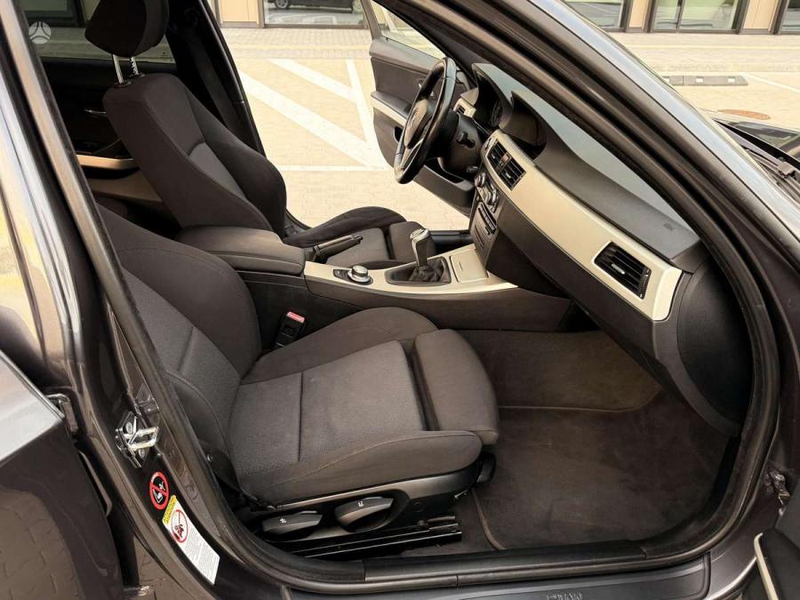 Grey BMW 320 2008 in Vilnius, with an engine capacity of 2.00 L and mileage of 355 thousand km for 3490 €, photo 14 on AUTOMOTO.COM.LV