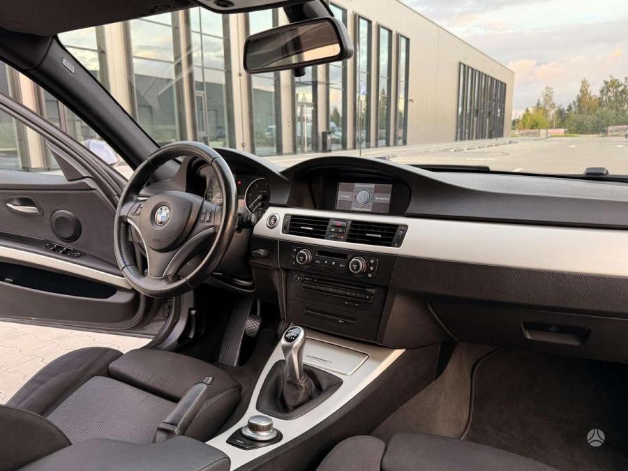 Grey BMW 320 2008 in Vilnius, with an engine capacity of 2.00 L and mileage of 355 thousand km for 3490 €, photo 15 on AUTOMOTO.COM.LV