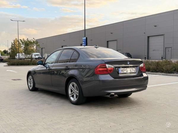 Pelēks BMW 320 2008 Viļņa, ar dzinēja tilpumu 2.00 L un nobraukumu 355 tūkst. km par 3490 €, foto 6 vietnē AUTOMOTO.COM.LV