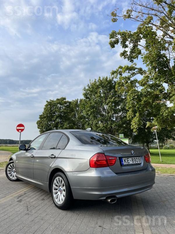 Grey BMW 320 2009 in Riga, with an engine capacity of 2.00 L and mileage of 326 thousand km for 4450 €, photo 2 on AUTOMOTO.COM.LV