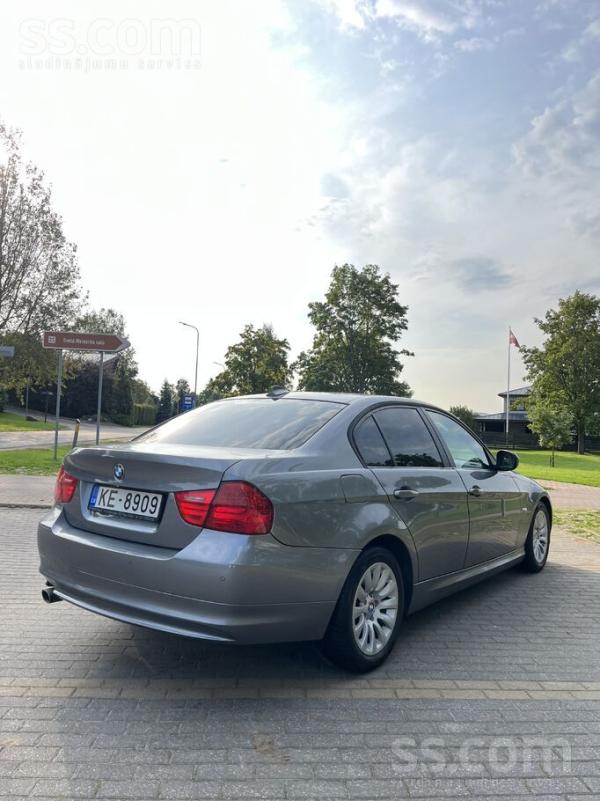 Grey BMW 320 2009 in Riga, with an engine capacity of 2.00 L and mileage of 326 thousand km for 4450 €, photo 4 on AUTOMOTO.COM.LV