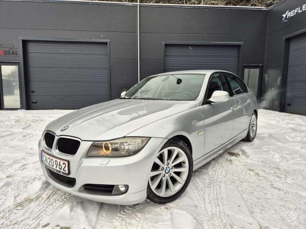 Pelēks BMW 320 2009 Utena, ar dzinēja tilpumu 2.00 L un nobraukumu 388 tūkst. km par 3490 €, foto 1 vietnē AUTOMOTO.COM.LV