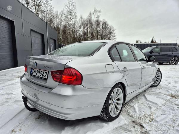 Pelēks BMW 320 2009 Utena, ar dzinēja tilpumu 2.00 L un nobraukumu 388 tūkst. km par 3490 €, foto 3 vietnē AUTOMOTO.COM.LV