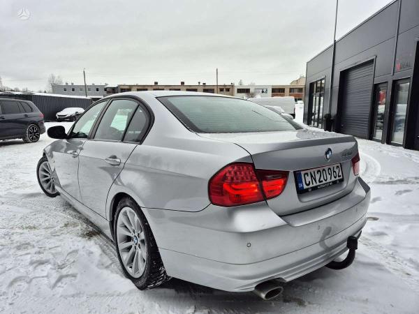Pelēks BMW 320 2009 Utena, ar dzinēja tilpumu 2.00 L un nobraukumu 388 tūkst. km par 3490 €, foto 4 vietnē AUTOMOTO.COM.LV