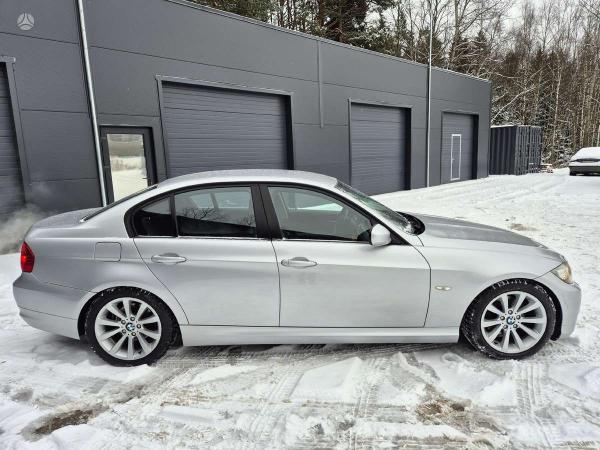 Pelēks BMW 320 2009 Utena, ar dzinēja tilpumu 2.00 L un nobraukumu 388 tūkst. km par 3490 €, foto 6 vietnē AUTOMOTO.COM.LV