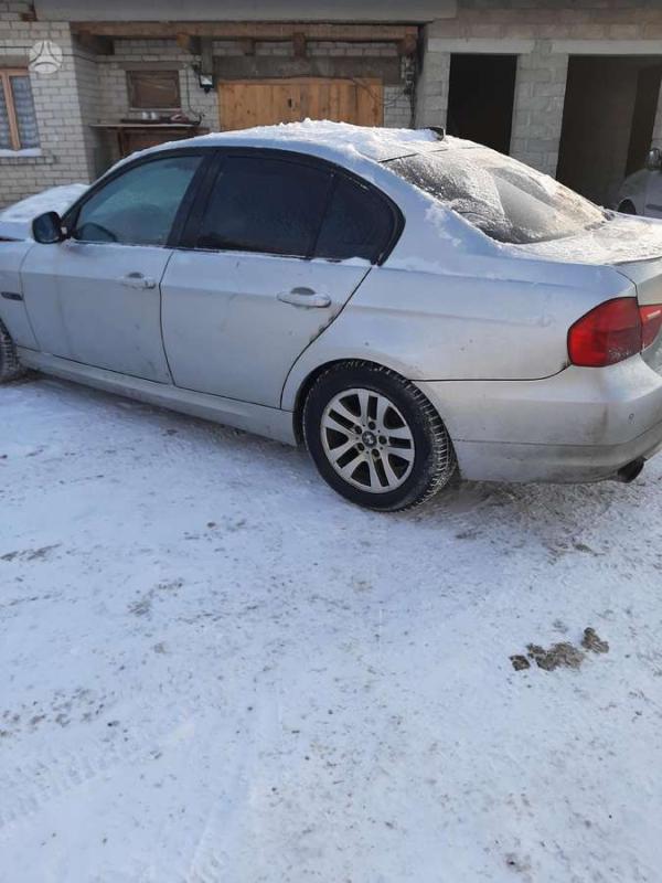 Grey BMW 320 2009 in Prienai, with an engine capacity of 2.00 L and mileage of 316 thousand km for 2650 €, photo 9 on AUTOMOTO.COM.LV