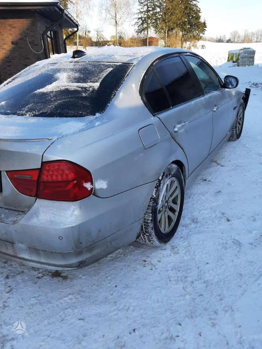 Pelēks BMW 320 2009 Prienai, ar dzinēja tilpumu 2.00 L un nobraukumu 316 tūkst. km par 2650 €, foto 10 vietnē AUTOMOTO.COM.LV