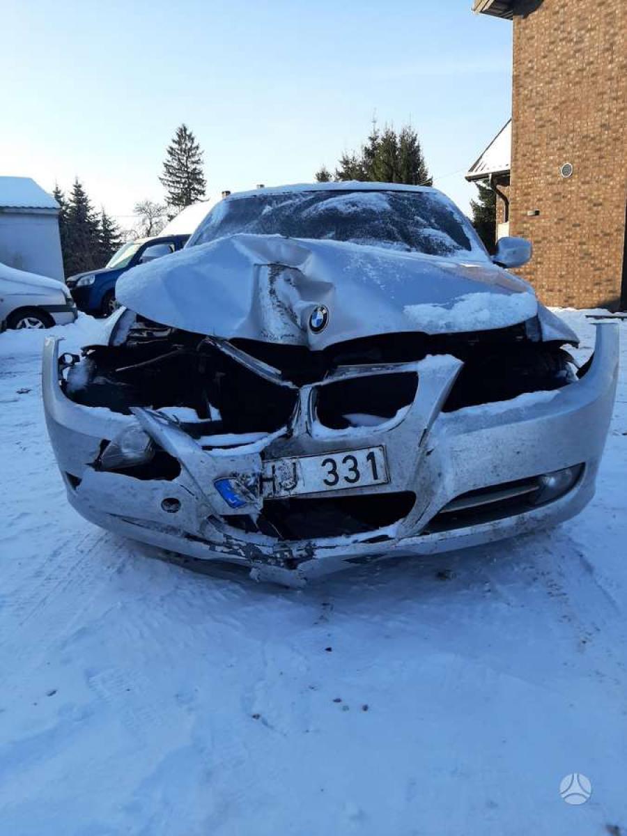 Pelēks BMW 320 2009 Prienai, ar dzinēja tilpumu 2.00 L un nobraukumu 316 tūkst. km par 2650 €, foto 14 vietnē AUTOMOTO.COM.LV