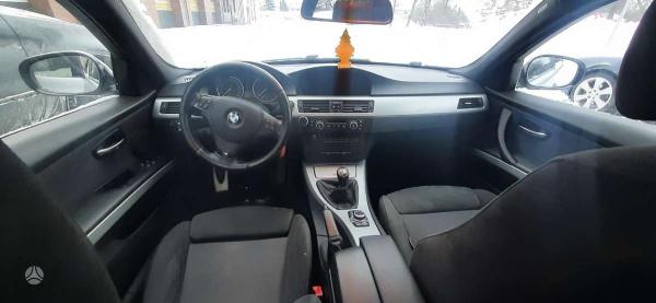 Pelēks BMW 320 2009 Kupiškis, ar dzinēja tilpumu 0.00 L un nobraukumu 270 tūkst. km par 4350 €, foto 3 vietnē AUTOMOTO.COM.LV