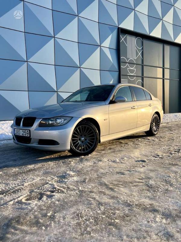 Grey BMW 320 2009 in Silute, with an engine capacity of 2.00 L and mileage of 345 thousand km for 3000 €, photo 1 on AUTOMOTO.COM.LV