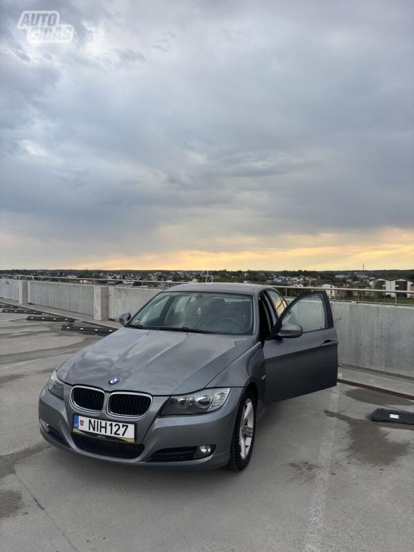 Grey BMW 320 2009 in Vilnius, with an engine capacity of 2.00 L and mileage of 301 thousand km for 5899 €, photo 1 on AUTOMOTO.COM.LV