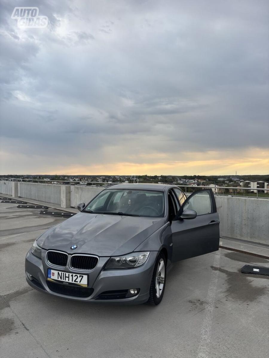 Grey BMW 320 2009 in Vilnius, with an engine capacity of 2.00 L and mileage of 301 thousand km for 5899 €, photo 1 on AUTOMOTO.COM.LV