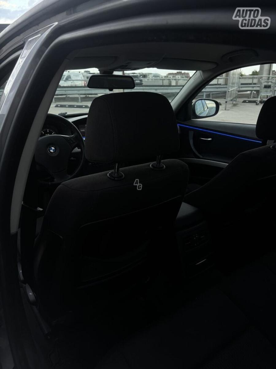 Grey BMW 320 2009 in Vilnius, with an engine capacity of 2.00 L and mileage of 301 thousand km for 5899 €, photo 4 on AUTOMOTO.COM.LV