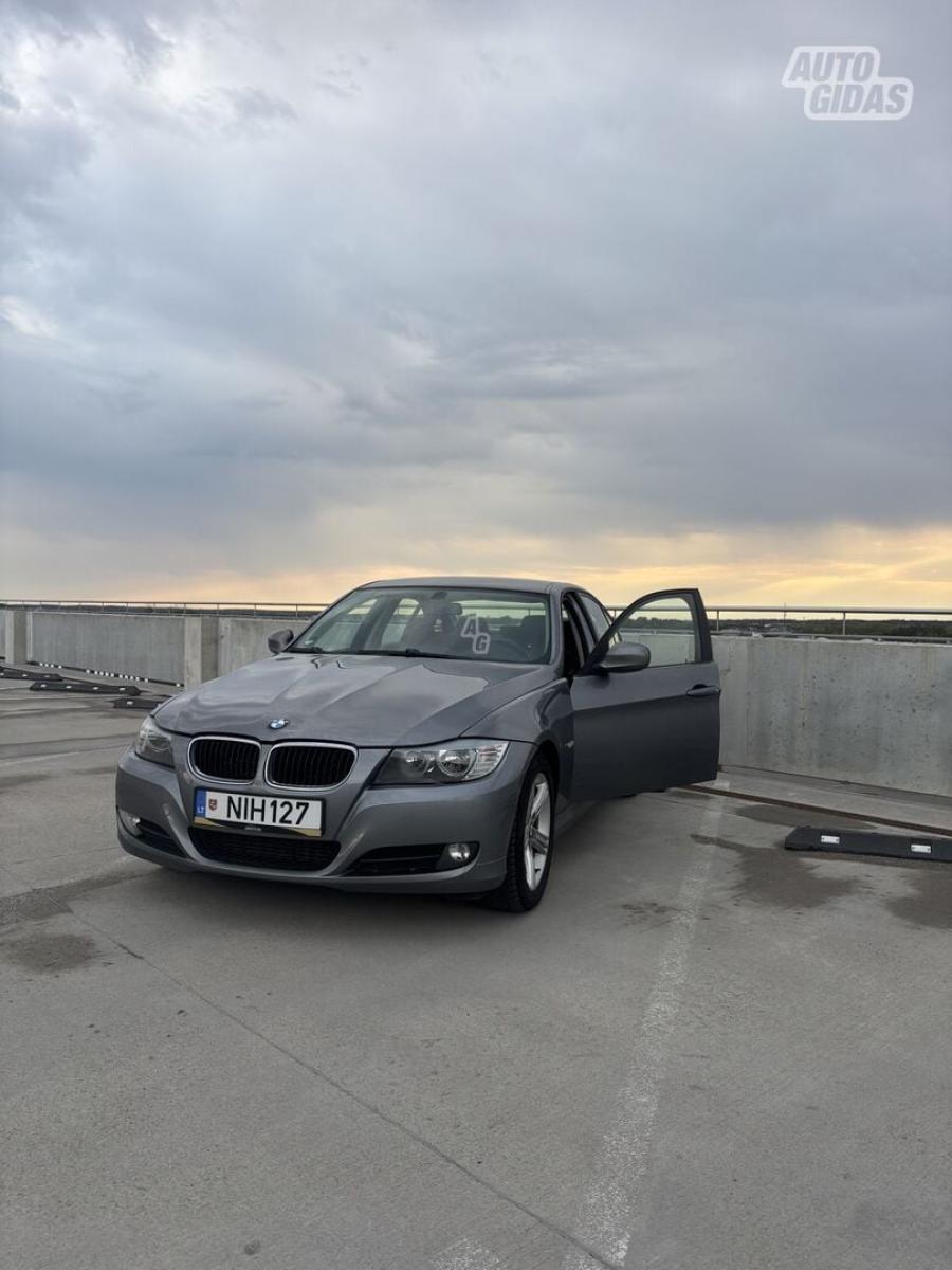 Grey BMW 320 2009 in Vilnius, with an engine capacity of 2.00 L and mileage of 301 thousand km for 5899 €, photo 6 on AUTOMOTO.COM.LV