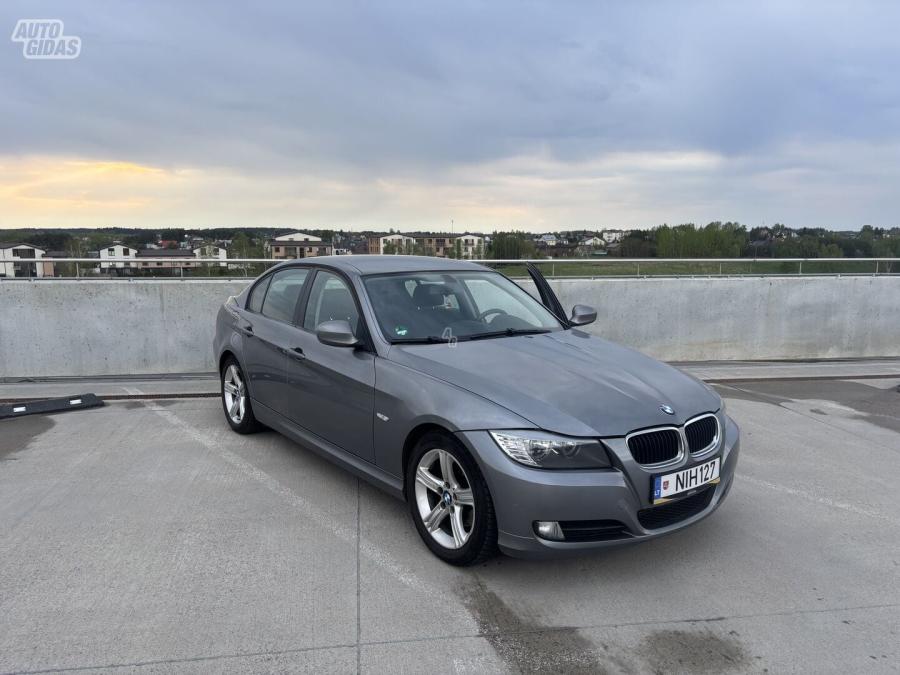 Grey BMW 320 2009 in Vilnius, with an engine capacity of 2.00 L and mileage of 301 thousand km for 5899 €, photo 8 on AUTOMOTO.COM.LV