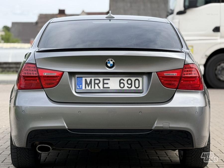 Grey BMW 320 2009 in Kaisiadorys, with an engine capacity of 2.00 L and mileage of 301 thousand km for 3950 €, photo 4 on AUTOMOTO.COM.LV