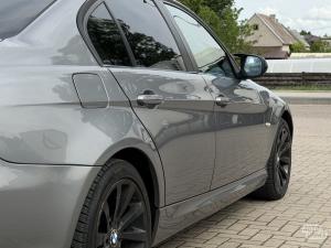 Grey BMW 320 2009 in Kaisiadorys, with an engine capacity of 2.00 L and mileage of 301 thousand km for 3950 €, photo 10 on AUTOMOTO.COM.LV