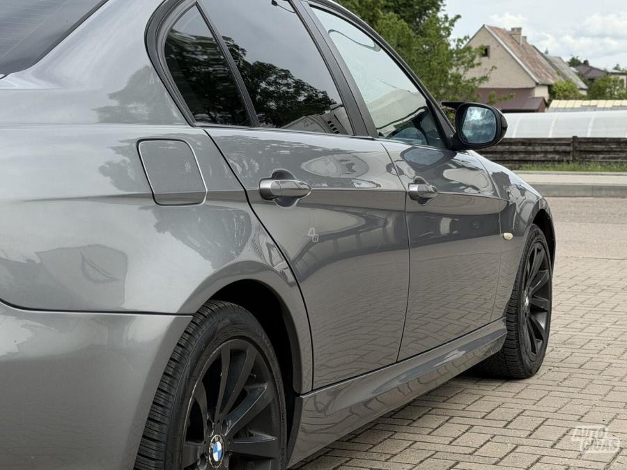 Grey BMW 320 2009 in Kaisiadorys, with an engine capacity of 2.00 L and mileage of 301 thousand km for 3950 €, photo 10 on AUTOMOTO.COM.LV