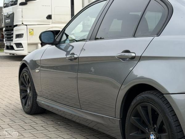Grey BMW 320 2009 in Kaisiadorys, with an engine capacity of 2.00 L and mileage of 301 thousand km for 3950 €, photo 10 on AUTOMOTO.COM.LV