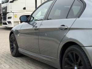 Grey BMW 320 2009 in Kaisiadorys, with an engine capacity of 2.00 L and mileage of 301 thousand km for 3950 €, photo 11 on AUTOMOTO.COM.LV