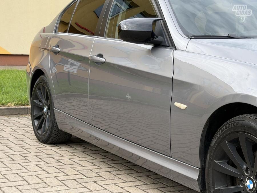 Grey BMW 320 2009 in Kaisiadorys, with an engine capacity of 2.00 L and mileage of 301 thousand km for 3950 €, photo 12 on AUTOMOTO.COM.LV