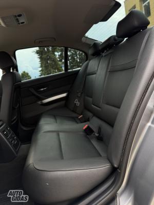 Grey BMW 320 2009 in Kaisiadorys, with an engine capacity of 2.00 L and mileage of 301 thousand km for 3950 €, photo 27 on AUTOMOTO.COM.LV