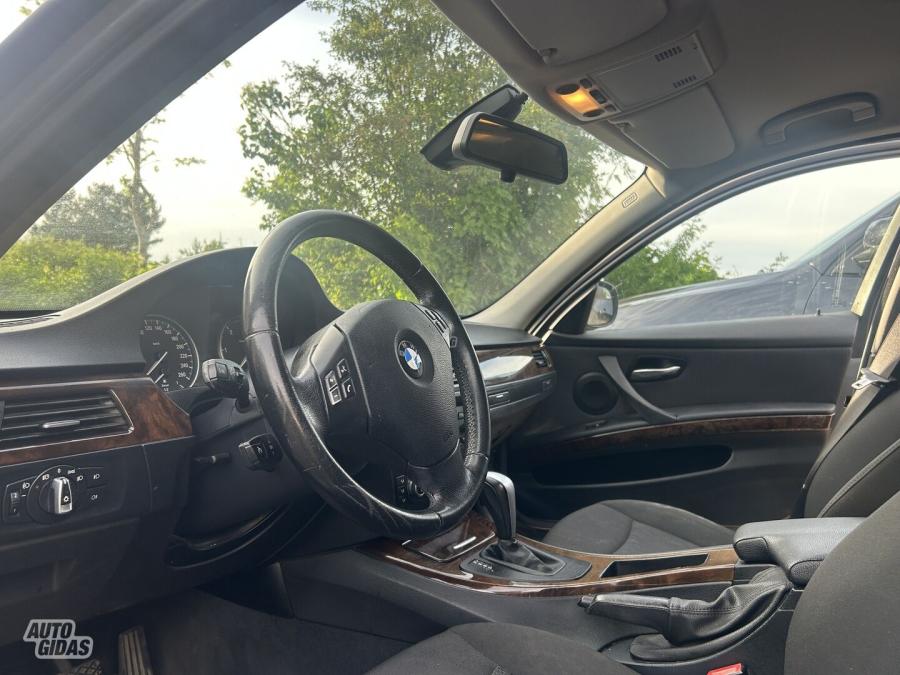 Grey BMW 320 2009 in Siauliai, with an engine capacity of 2.00 L and mileage of 359 thousand km for 4500 €, photo 7 on AUTOMOTO.COM.LV