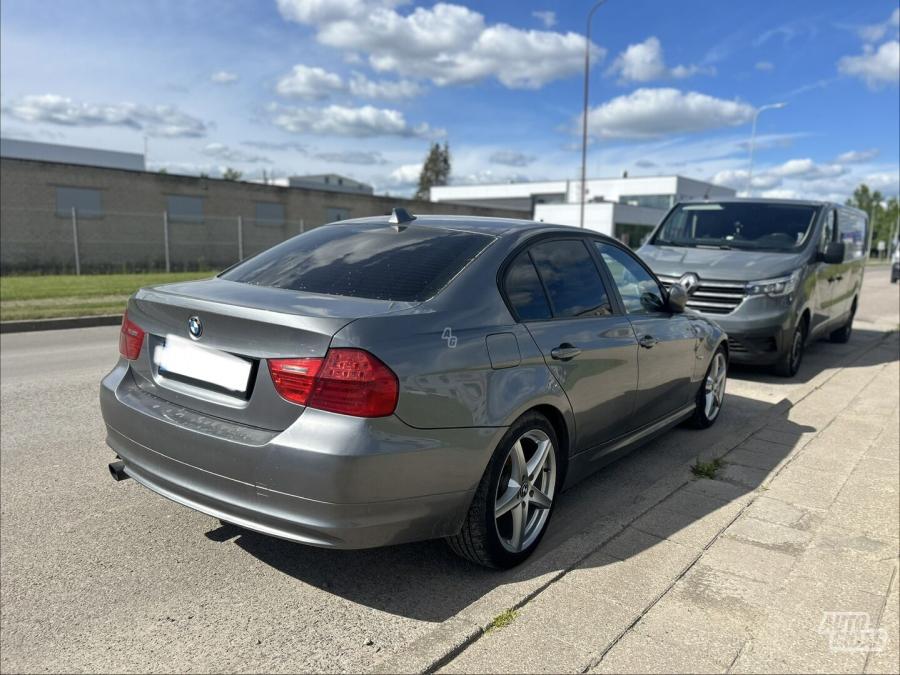 Pelēks BMW 320 2009 Šauļi, ar dzinēja tilpumu 2.00 L un nobraukumu 359 tūkst. km par 4500 €, foto 5 vietnē AUTOMOTO.COM.LV