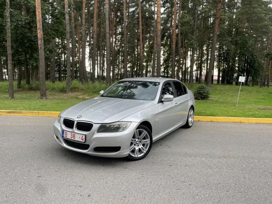 Grey BMW 320 2009 in Riga, with an engine capacity of 2.00 L and mileage of 344 thousand km for 3390 €, photo 1 on AUTOMOTO.COM.LV