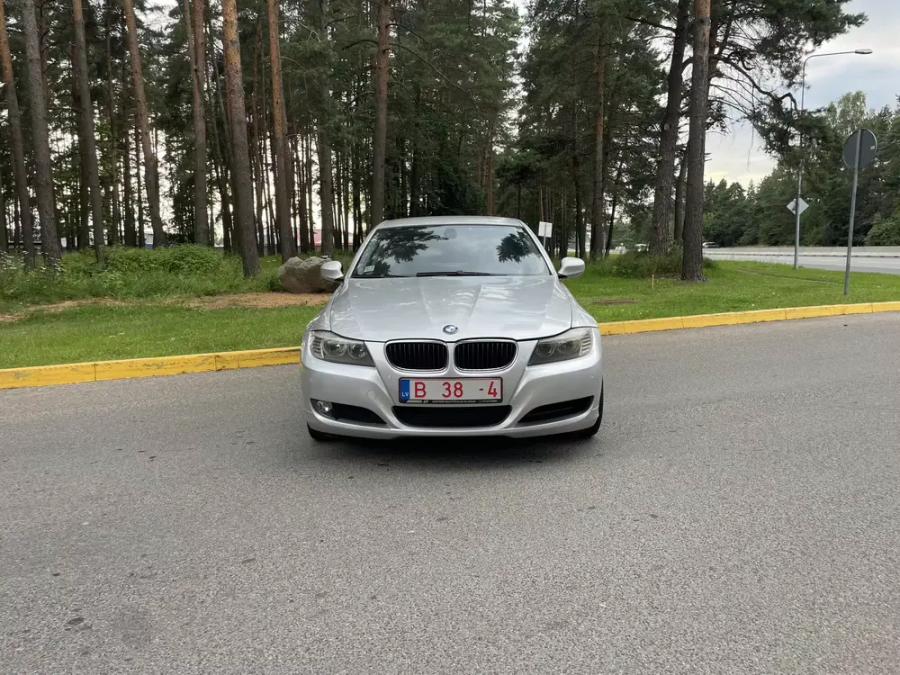 Grey BMW 320 2009 in Riga, with an engine capacity of 2.00 L and mileage of 344 thousand km for 3390 €, photo 3 on AUTOMOTO.COM.LV