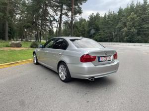 Grey BMW 320 2009 in Riga, with an engine capacity of 2.00 L and mileage of 344 thousand km for 3390 €, photo 5 on AUTOMOTO.COM.LV