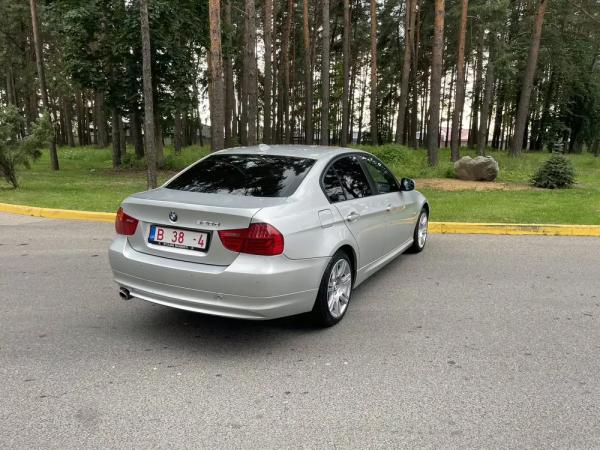 Grey BMW 320 2009 in Riga, with an engine capacity of 2.00 L and mileage of 344 thousand km for 3390 €, photo 5 on AUTOMOTO.COM.LV