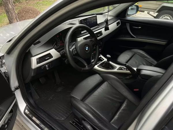 Grey BMW 320 2009 in Riga, with an engine capacity of 2.00 L and mileage of 344 thousand km for 3390 €, photo 8 on AUTOMOTO.COM.LV