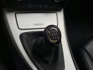 Grey BMW 320 2009 in Riga, with an engine capacity of 2.00 L and mileage of 344 thousand km for 3390 €, photo 13 on AUTOMOTO.COM.LV