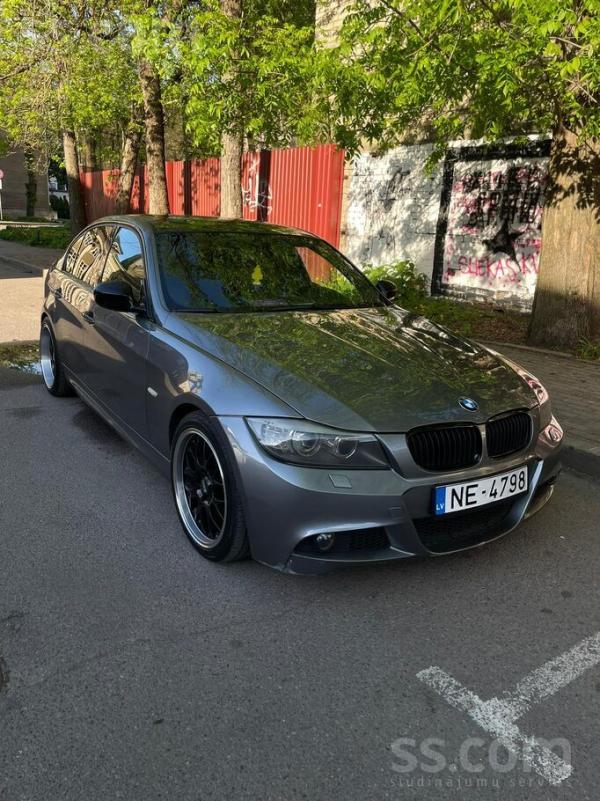 Grey BMW 320 2009 in Riga, with an engine capacity of 2.00 L and mileage of 334 thousand km for 6450 €, photo 3 on AUTOMOTO.COM.LV